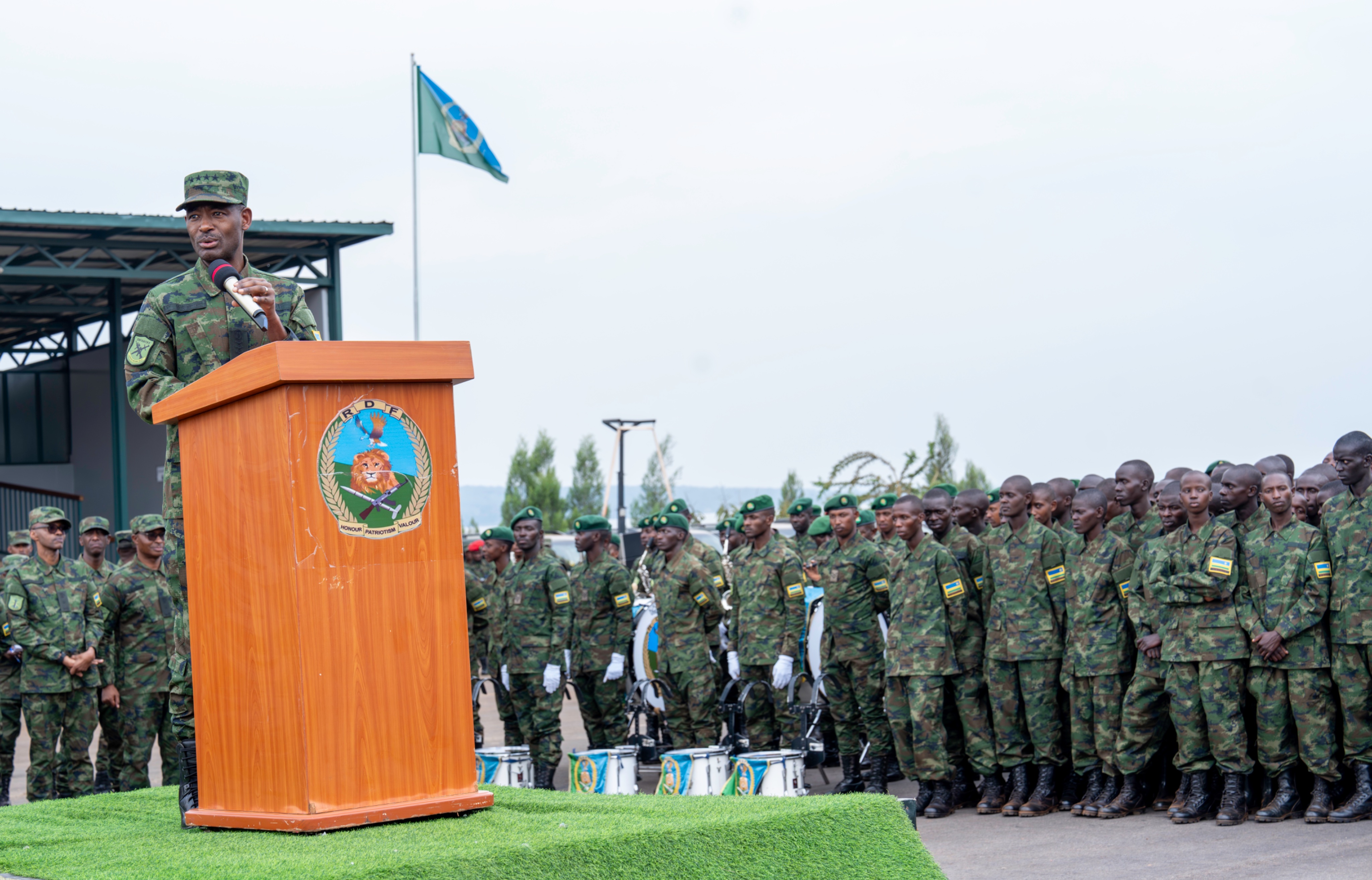 Ingabo z’u Rwanda zungutse abasirikare bashya barangije amahugurwa y ...